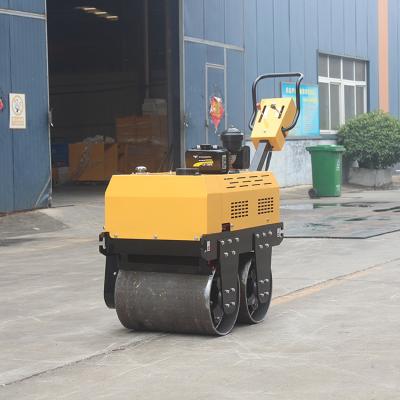 Cina 600 mm di larghezza di compattazione Macchina portatile di compattazione del suolo con capacità del serbatoio del carburante di 2,5 l in vendita
