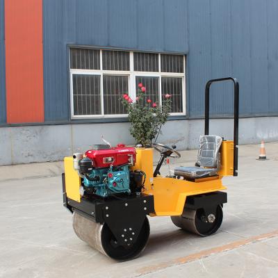 Cina Roller vibratore da 0,6 tonnellate Mini a doppio tamburo con motore CF178/R180 in vendita