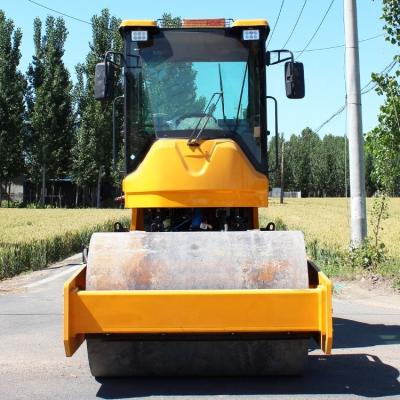 Cina 5t 10t 20t macchina a rulli stradali Compattatore vibratore con dimensione 4450*1680*2750mm in vendita