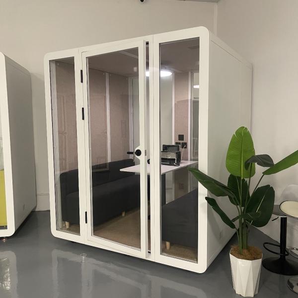 Quality Modular Soundproof Booth with High Soundproofing Level and Modern Sleek Design for Office Pod for sale