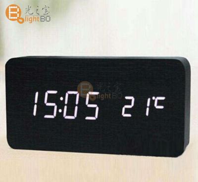 Chine Affichage à LED à cathode commune à 4 chiffres à 7 segments blanc brillant de 0,39 pouce à vendre