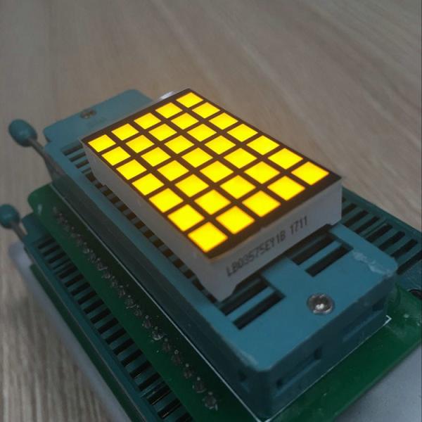 Matrice de points LED 5V pour une longueur d'onde de performance optimale 515-525 nm