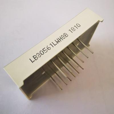 Cina Anodo comune Superficie grigia bianca ultra luminosa 7 segmento 3 digiti 14,2 mm LED Display per il regolatore di temperatura in vendita