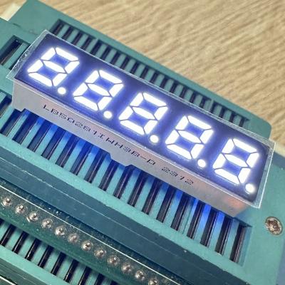 China 5 dígitos 7 mm 7 segmentos LED Display Anodo comum Ultra Branco Brilhante para conversor de frequência à venda
