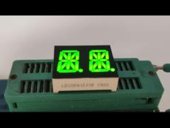 Anzeige mit LED-Alphanumerik von 2 Siffern in reiner grüner und schwarzer Cor de 14 segmentos