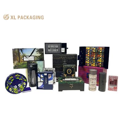 China Fábrica de Embalaje XL Embalaje Personalizado Cajas de Lujo Personalizadas Cajas Vacías de Calendario de Adviento Cosmético Caja de Regalo con Forma de Árbol de Navidad Caja de Regalo con Cajón Pequeño en venta