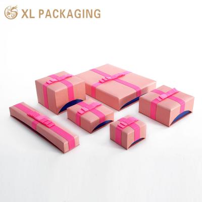 China Hard Custom Printing Kleine cadeau kartonnen laken Papierdoos Met boog voor juwelen verpakking for sale