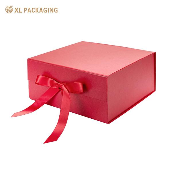 Luxury Foldable Magnetic Closure Foldable Paper Boxes , Embossed Gift Boxes With Ribbon Eco-Friendly and Customizable