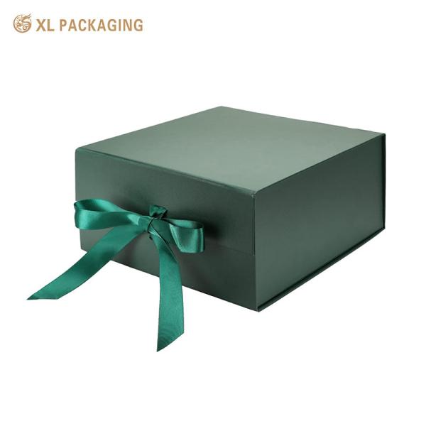 Luxury Foldable Magnetic Closure Foldable Paper Boxes , Embossed Gift Boxes With Ribbon Eco-Friendly and Customizable
