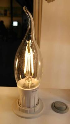 Cina 110 lampadina E17 del filamento di watt LED di volt 4000K 5000K 1,8/lampadina candela di E14 LED in vendita