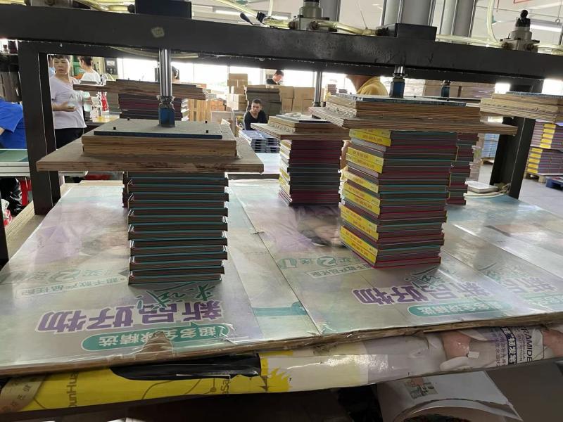 Fornitore cinese verificato - Foshan colorings paper packinging Co.,Ltd