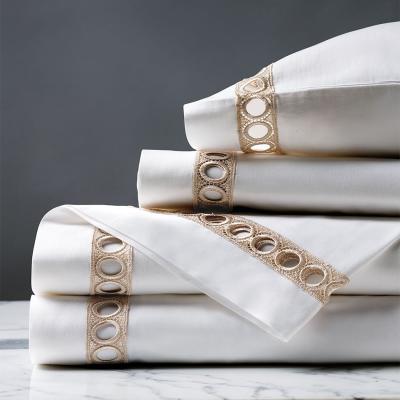 Cina 40 Tissu Count Lace Hem Luxury Sheet Set 4pcs Polyester Microfiber in vendita