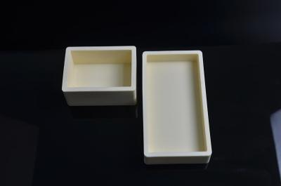 China Alumina Ceramic tray Featuring Thermal Conductivity 25-35 W mK Designed for High Temperature Environments for sale