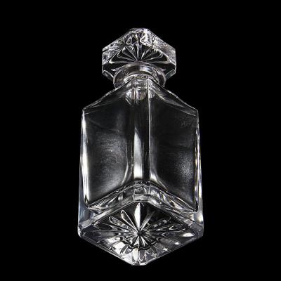 China Whiskey Decanter Aerator – 710ml Crystal Oxygenating Carafe for Bulk Wholesale & Custom Branding for sale