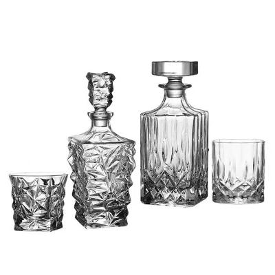 China Whiskey Decanter Aerator – 710ml Crystal Oxygenating Carafe for Bulk Wholesale & Custom Branding for sale