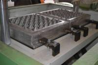 China Low Capacity 700pcs Egg Carton Making Machine Two Moulds With CE Certification for sale