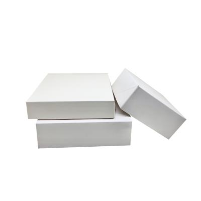 China Classic Style Premium Baked Dessert Box Eco-Friendly Customized Printed Packaging Paper Box for sale