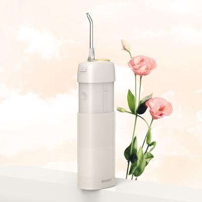 Cina Tipo pulitore elettrico dei denti di C IPX7 Jet Cordless Portable Mini Water Flosser in vendita