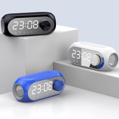 Cina altoparlante portatile della radio di tempo del gioco di 60Hz 10Hours con il piatto dello specchio principale orologio in vendita