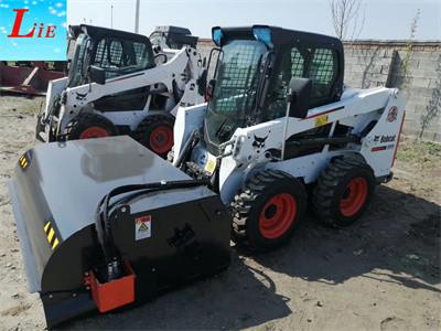 China Lujie Sweeper Box Broom Skid Steer 72 Attachment for sale