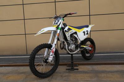Cina Doppio freno a disco Potente motore Dirt bike 250cc in vendita