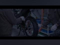 Super Enduro moto Husqvarna carburatore