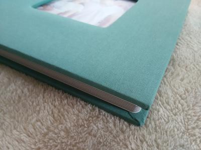 China Familie/Baby het Groene Stof Behandelde Fotoalbums Matte Lamineren 11 x 14 Te koop