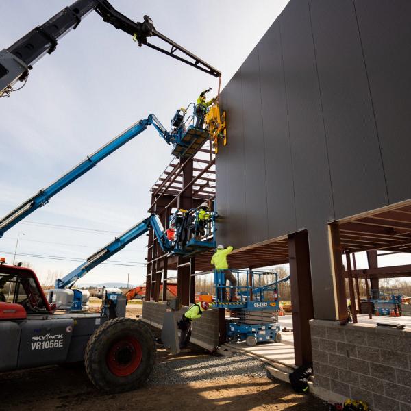 Quality Prefab Steel Structure Car Showroom Fire Resistant With Easy Installation for sale
