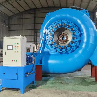 중국 브러쉬리스 흥분 모드 물 터빈 발전기 실내 / 외부 자동 제어 판매용