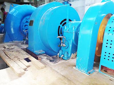 Cina Generatore automatico in acciaio inossidabile Francis Turbine 400V 800V 6.3kV 10kV Verticale o orizzontale in vendita