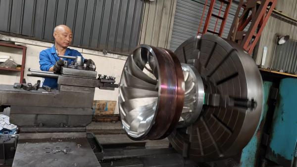 200kW~20mWの再生可能エネルギーと環境に優しいエネルギーのためのカスタマイズされた刃長水力タービン