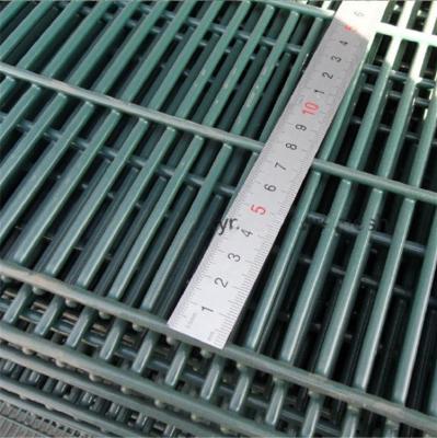 Cina heavy gauge small hole welded Anti climb security fence 358 wire mesh fence in vendita