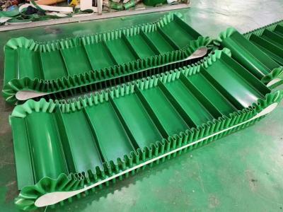 Chine Bande de conveyeur à chaînes industrielle matérielle de PVC de mur latéral de force de vert à haute résistance de biens à vendre