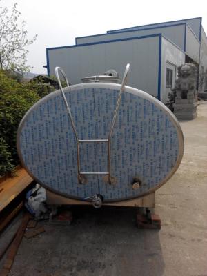Cina Dispositivo di raffreddamento del latte di acciaio inossidabile di resistenza della corrosione 8000L con il materiale del commestibile in vendita