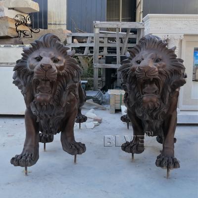 Китай Bronze Lion Sculpture Life Size Garden Brass Entrance Lions Statues Animal Metal Decoration Outdoor продается