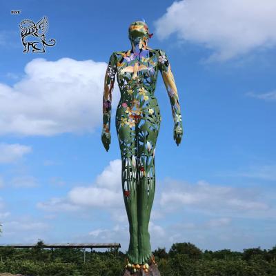 China Mujer de arte hueco Estatua de bronce Jardín Escultura metálica abstracta contemporánea Gran personalizada en venta