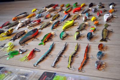 China PVC Blister Packaging for Fish Bait Hooks Durable Fishing Lure Tackle Slide Pack with Card for sale