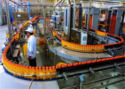 Cina Linea della macchina di produzione del succo di mele, macchina di rifornimento automatica del succo della bevanda in vendita