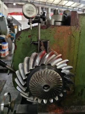 China Customized Spiral Bevel Gear Set 18CrNiMo7 Steel Gleason Type Gear Grinding for sale