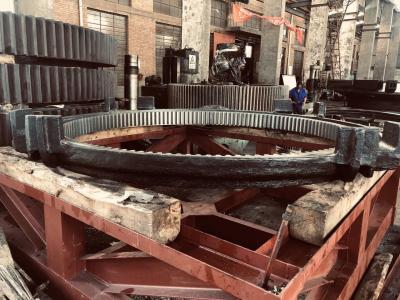 China Customized Girth Gear Pressure Angle 14.5° / 20° / 25° External Pinion Type for sale