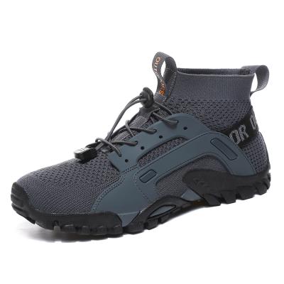 China Sapatos de montanhismo voadores tecidos de alto topo de tamanho grande Sapatos de rastreamento fluvial à venda