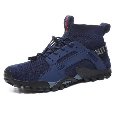 China Sapatos de montanhismo voadores tecidos de alto topo de tamanho grande Sapatos de rastreamento fluvial à venda