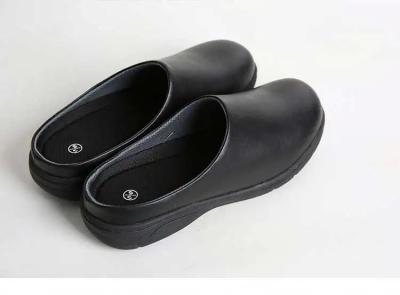 China Casual Black Lightweight Nurse Shoes Non Slip Rubber Sole Slippers Waterproof Cowhide Leather Chef Shoes for sale