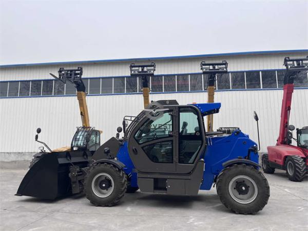 Quality 4WD 7m Telhandler Forklift with Cummins Engine for Construction for sale