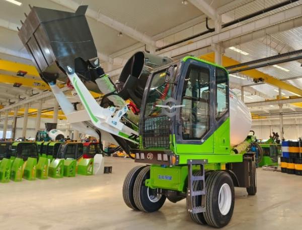 Quality 5.5m3 Self Loading Mixer with Powerful Cummins Engine Hot Sale In for sale