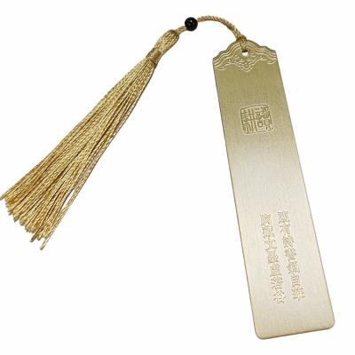 China Durable Custom Brass Bookmark Matte Brushed Vintage Metal Bookmarks With Cloud Pattern Relief for sale