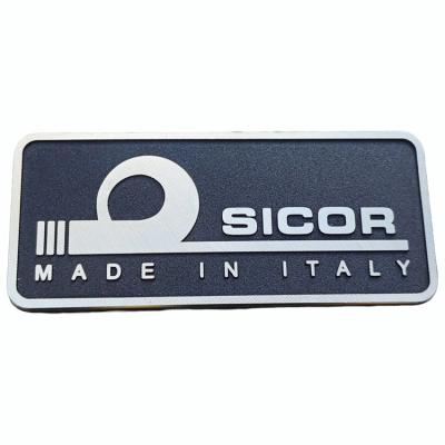 China Custom Aluminum Highlight Silver Brand Logo Nameplate Black Anodized Label With Feet for sale