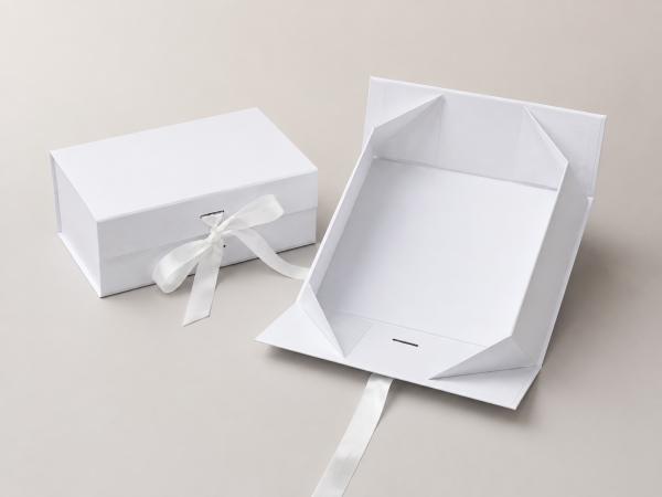 Quality Foldable Ribbon-Tie Gift Boxes in White, Pink and Black for sale