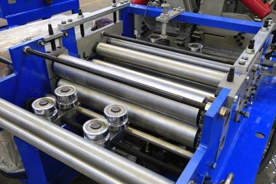 Cina Rotolo d'acciaio di Manica di C che forma macchina, Purlins a forma di C che formano macchina in vendita