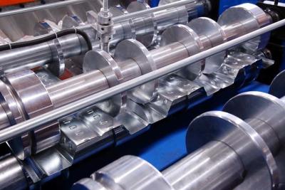 Cina Rotolo d'acciaio del piatto della piattaforma che forma alta automazione della macchina 12-15m/Min in vendita